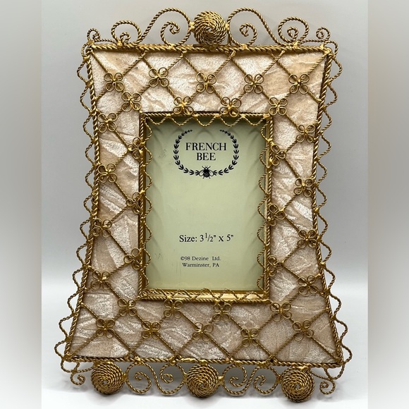 Dezine | Accents | Vintage Dezine French Bee Metal Wire Photo Frame For ...